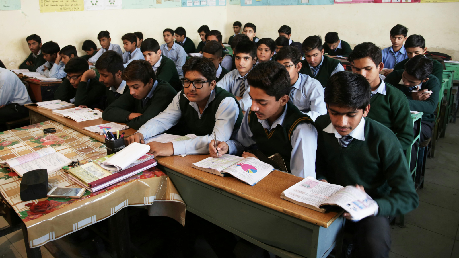 10वीं-12वीं बोर्ड परीक्षा में JEE-NEET जैसा पेपर, सीरीज की टेंशन भी खत्म, इस राज्य में बदला ...