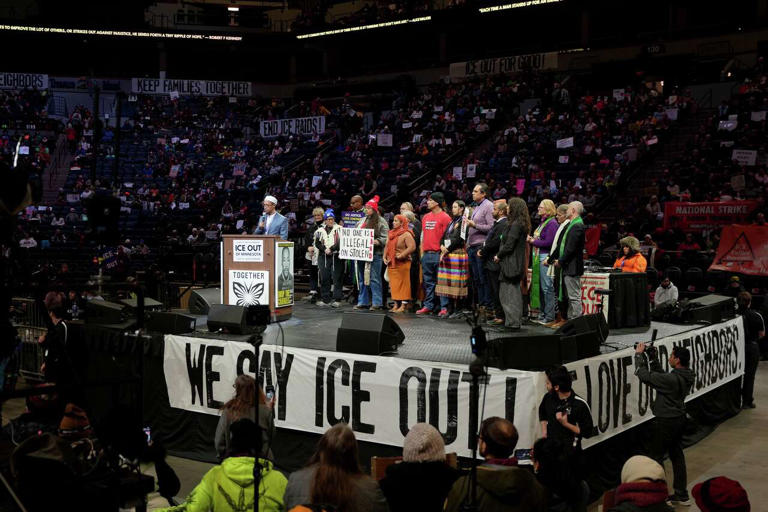 Fans came for a Warriors-Timberwolves game and left ready to 'fight ...