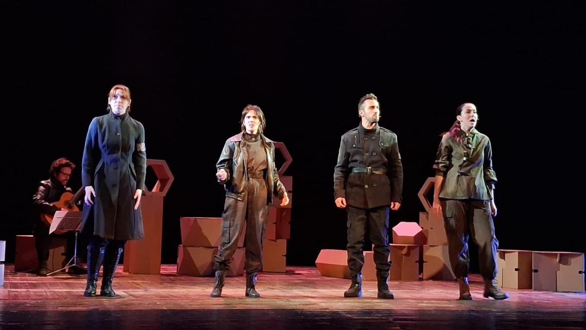 Gaudí renace de las ruinas de la Sagrada Família para salvar al mundo ...