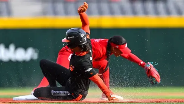 Naranjeros femenil vence a las Diablas con un 3-2