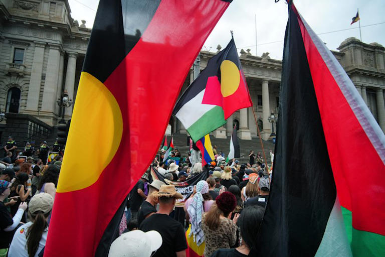 Police boost security as Melbourne braces for Australia Day rally and ...
