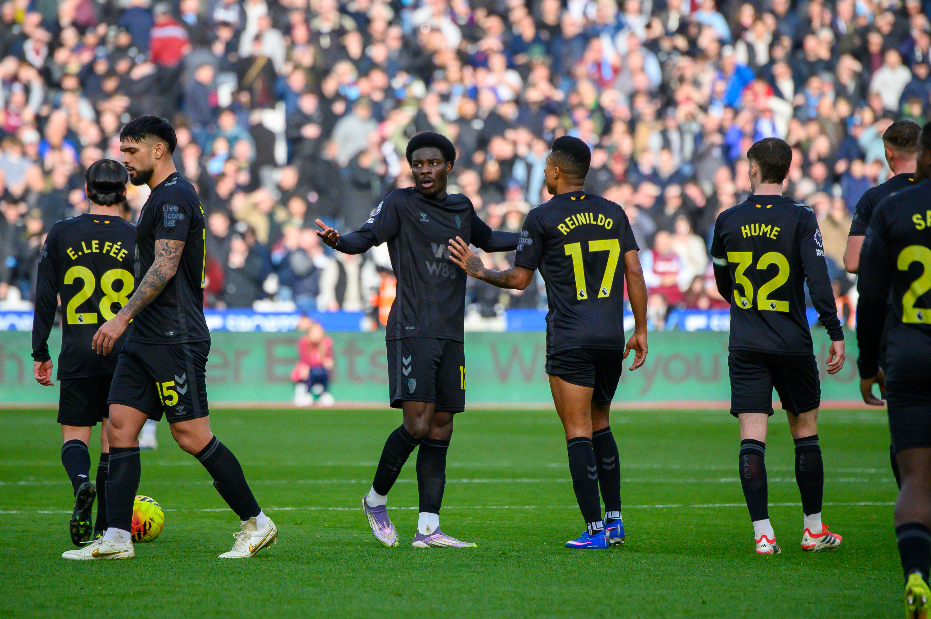 What was said in Sunderland's West Ham United debrief as Régis Le Bris ...