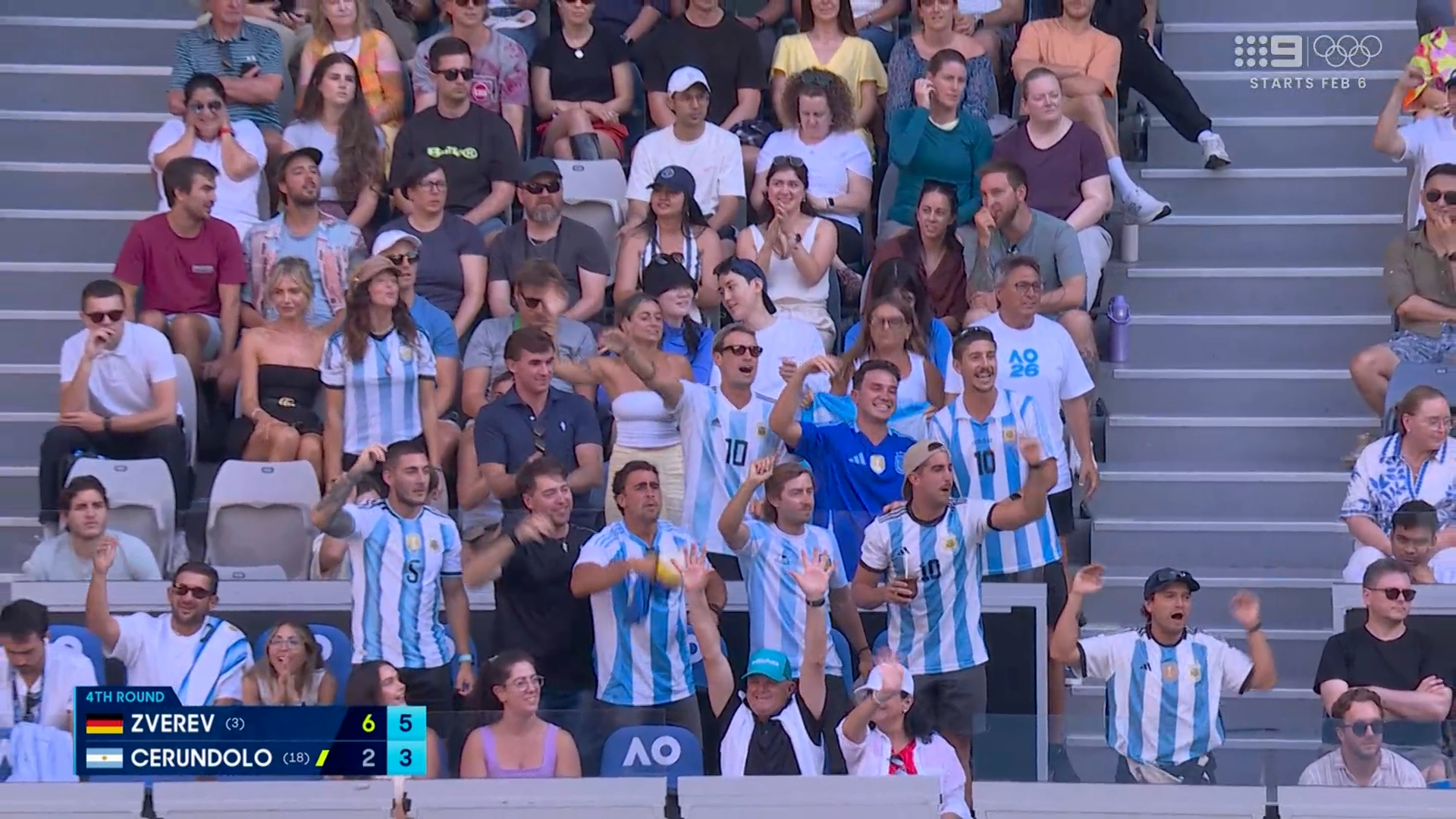 Crowd erupts as Zverev cops break