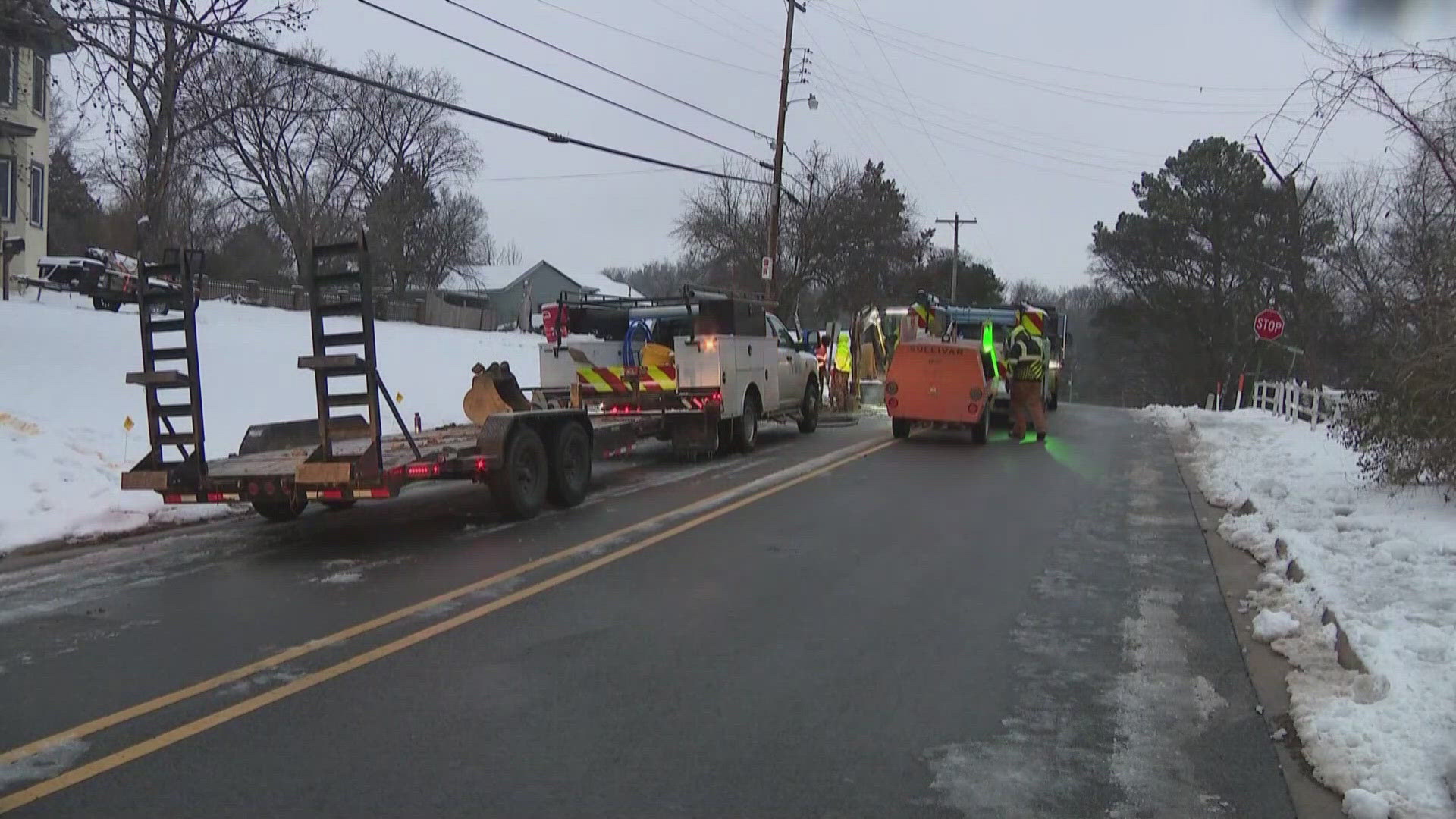 Van Buren water main breaks, crew working on repairs
