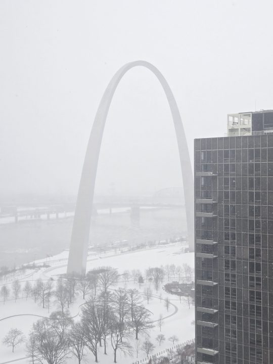 Live updates: Major snowstorm underway in St. Louis