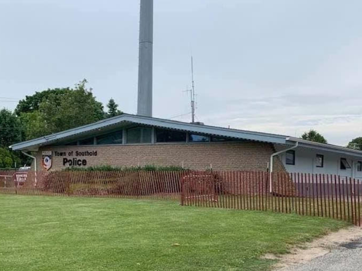 Man arrested after breaking into Southold home, stealing food — and ...