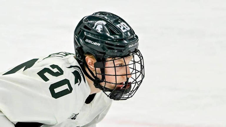 MSU hockey holds on, completes big sweep of Minnesota