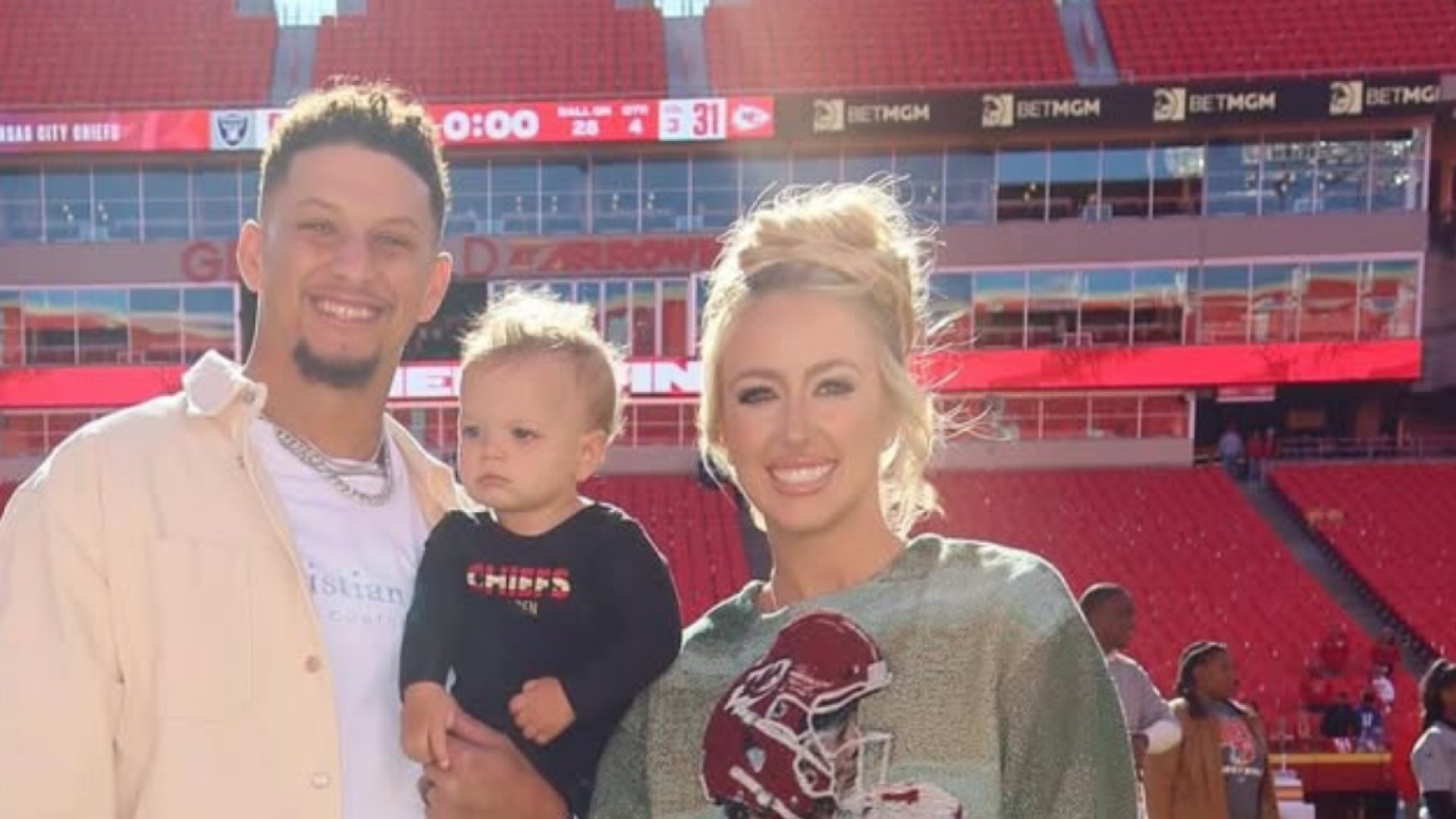 Patrick and Brittany Mahomes have magical day at 'Disney on Ice' with 3 ...