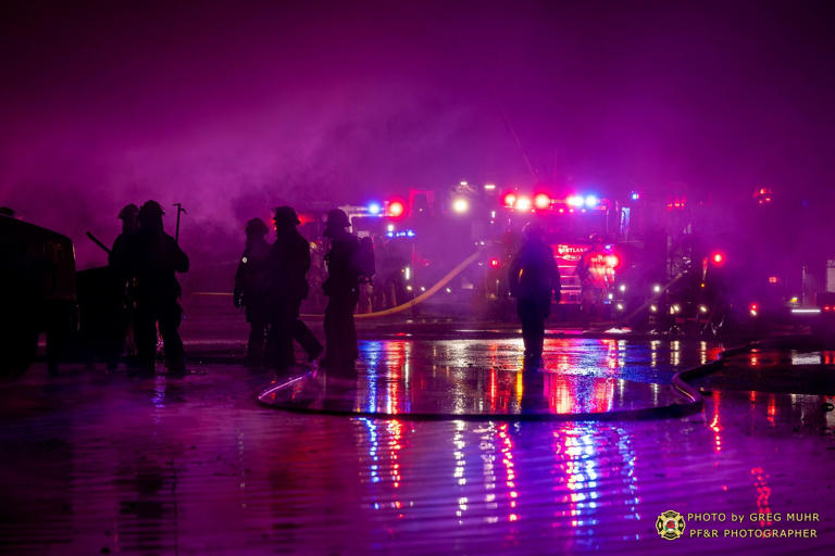 2-alarm fire burns warehouse in NE Portland