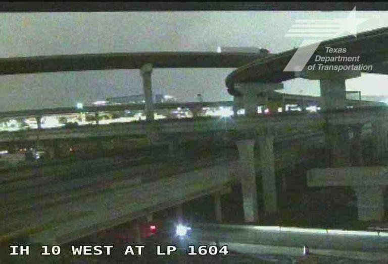 Major crash shuts down multiple lanes on I-10 at Loop 1604 amid ice storm
