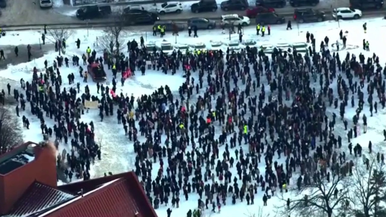 Minneapolis shooting: Vigil being held for Alex Pretti