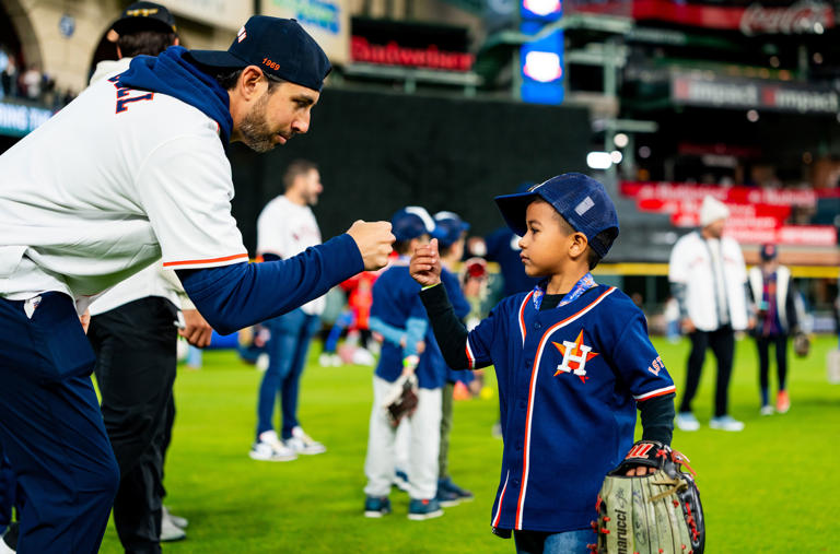 Check out these photos from Astros FanFest 2026