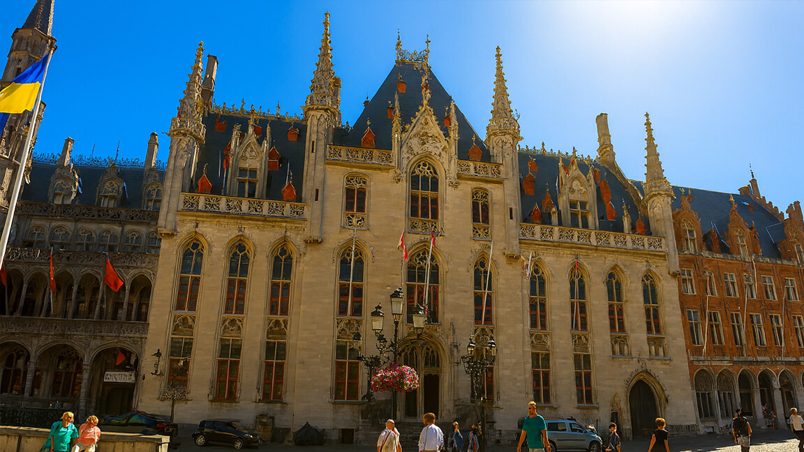 Walking through Bruges’ historic city center