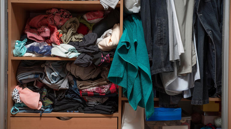 We found a genius way to keep leggings organized in the closet, and we ...