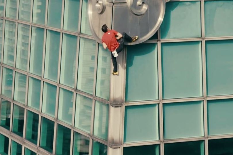 Skyscraper Live viewers concerned Alex Honnold could 'plummet to his ...