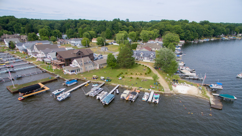 Pennsylvania's largest natural lake is also near a charming resort town ...