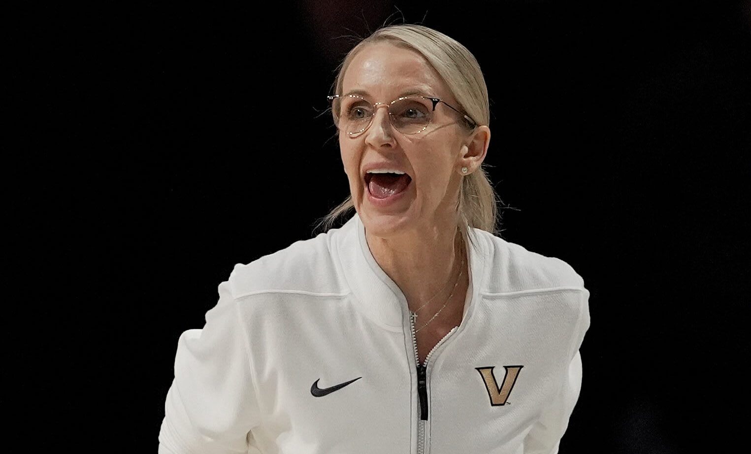 Top 5 matchup: Ralph’s Commodores on the road against Staley’s Gamecocks