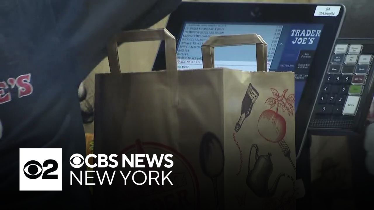 Last-minute rush on in NYC to get supplies ahead of the snowstorm