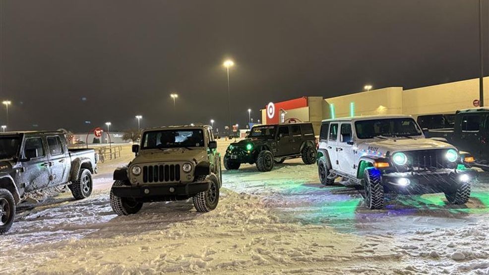 Clarksville Jeep Crew helps stranded drivers as roads worsen during ...