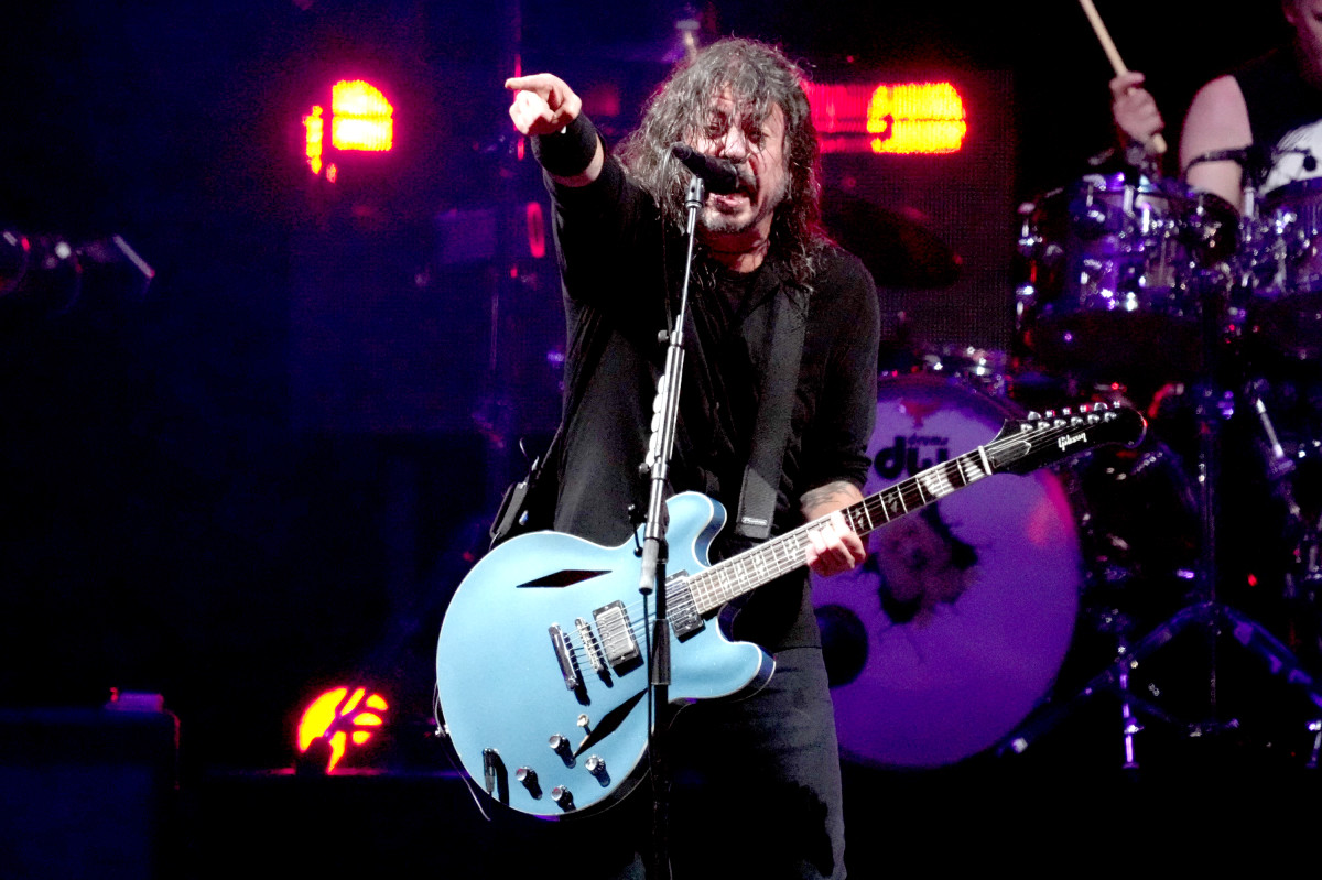 Iconic '90s rock band announces update before sold-out show with ...