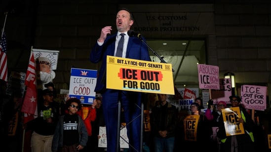 Did Pam Bondi say ICE would leave Minnesota if voter rolls are turned ...