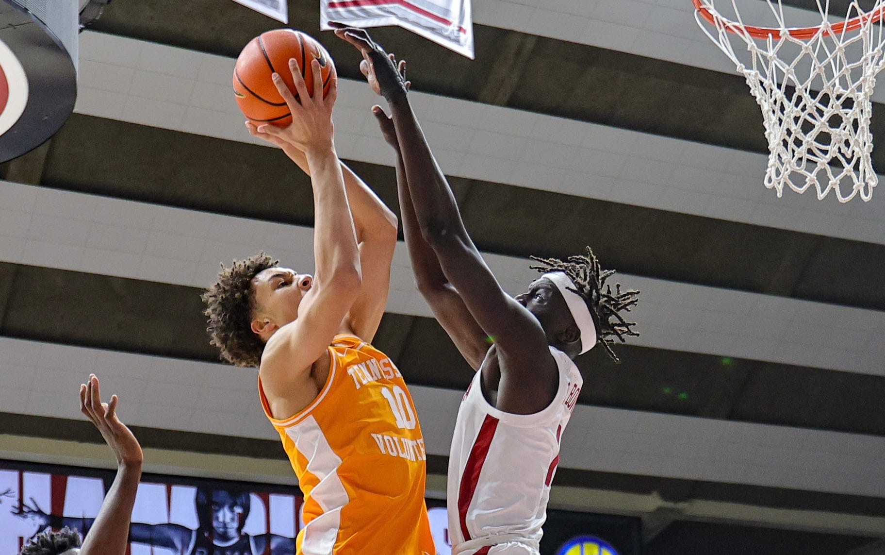 Tennessee basketball wins fifth consecutive game against Alabama