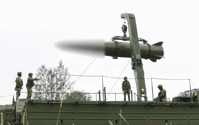 Artificieri neutralizzano a Kiev la testata di un missile Iskander