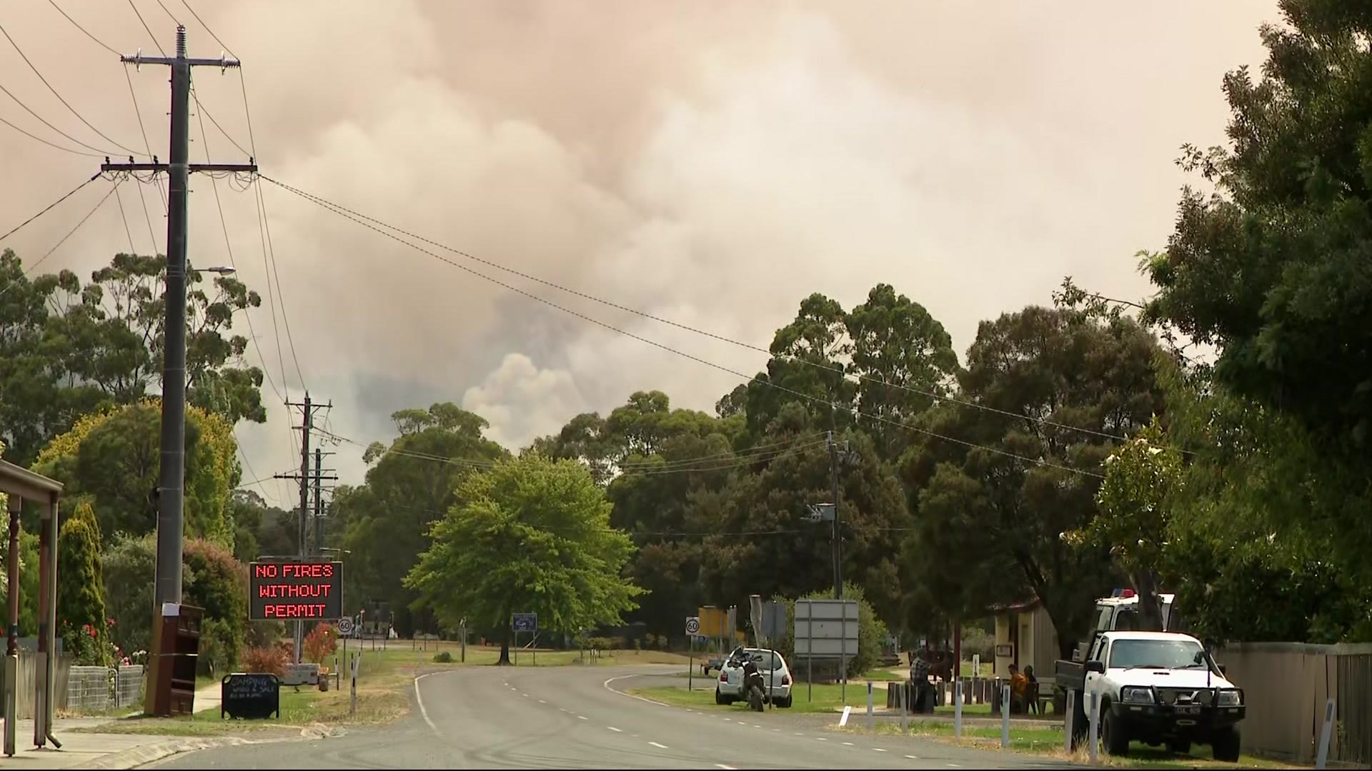 Out-of-control bushfire in Victoria's Otways grows as state faces ...