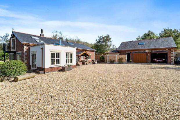 Countryside home with 'uninterrupted' views and a separate annexe up ...