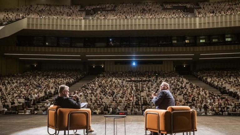 KOMENTÁŘ: Nejlepší boj proti dezolátům? Budovat Západ, který přestane ...