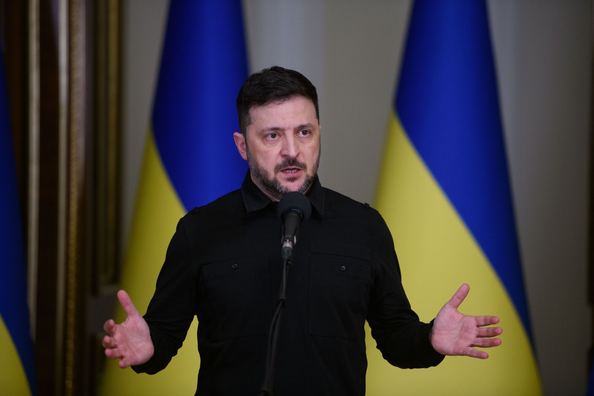 Zelenskiy looks for compromises all around to reach peace deal