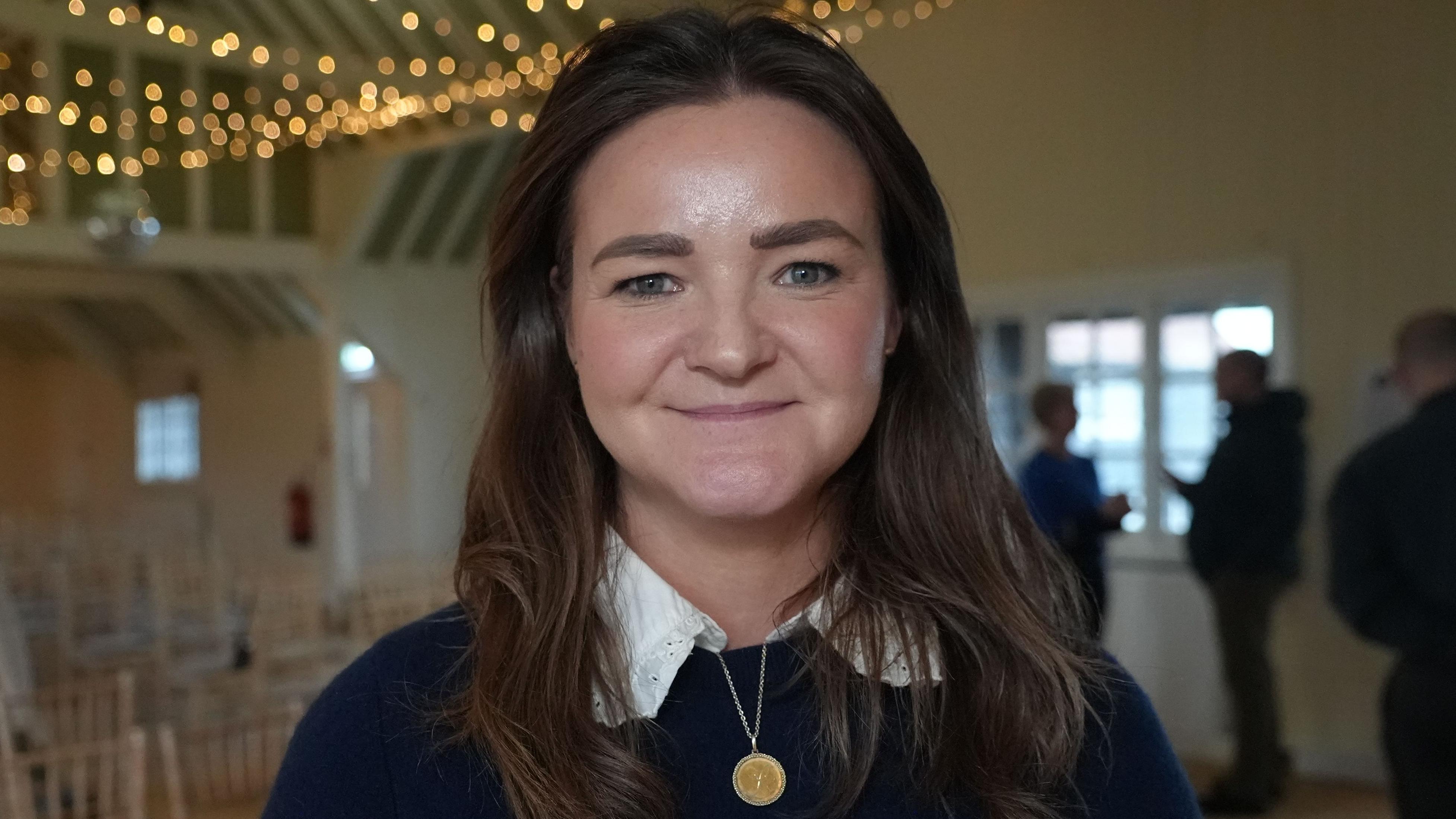 'Extremely fast' erosion of village prompts meeting