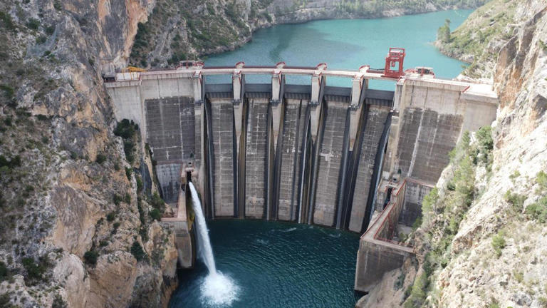 El embalse del Naranjero: Presa en el cañón del Júcar