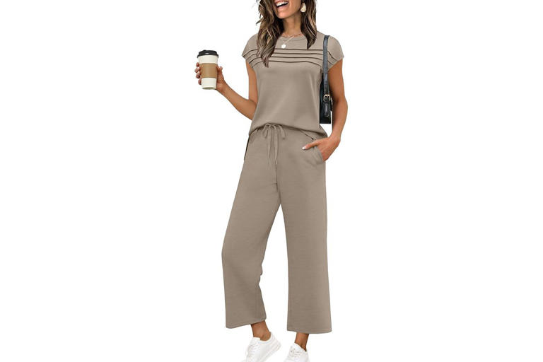 14 Amazon airport outfits that are so comfortable, I’d wear them long ...
