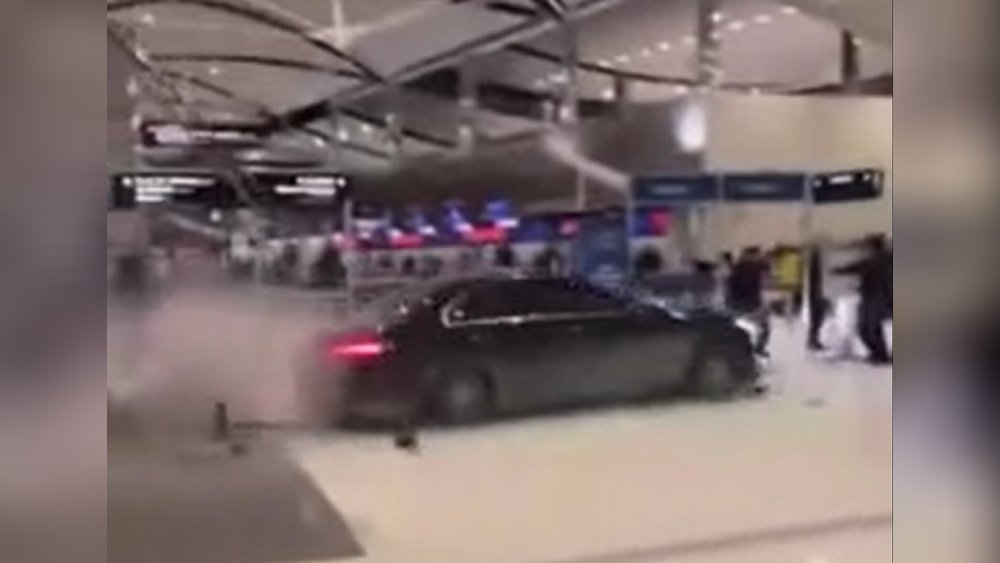 Detroit airport: Car crashes into Delta terminal