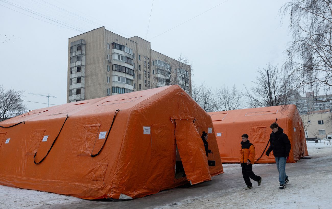 Russian attack leaves 1,676 Kyiv high-rises without heating — Mayor ...