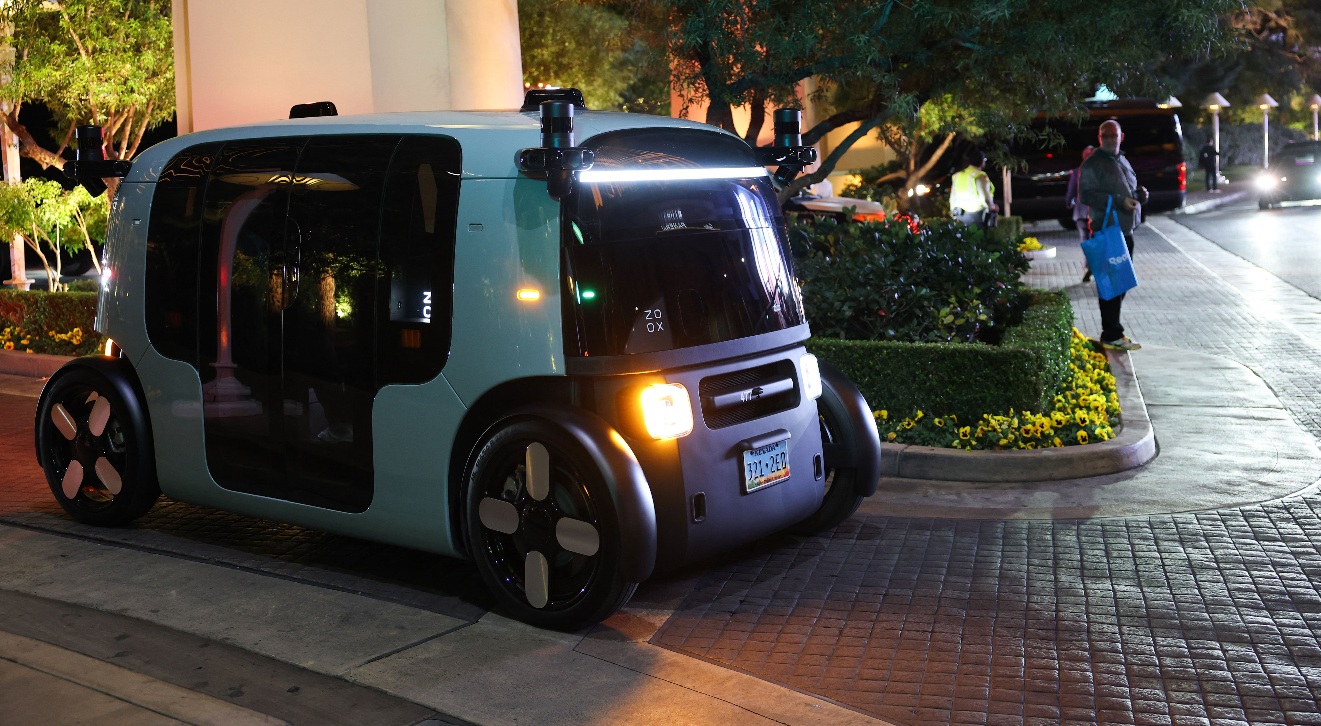 Global robotaxi industry projected to hit $105B by 2035, while Tesla's ...