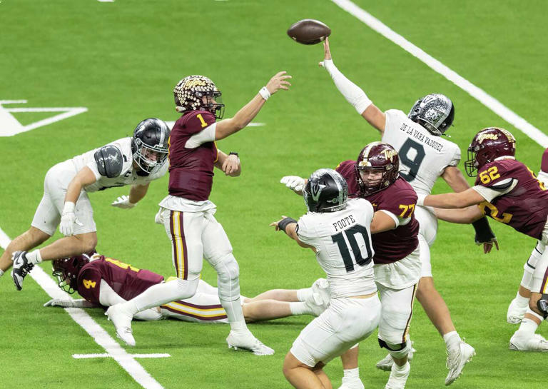 Central Texas high school football: Our way-too-early top 11 teams for 2026