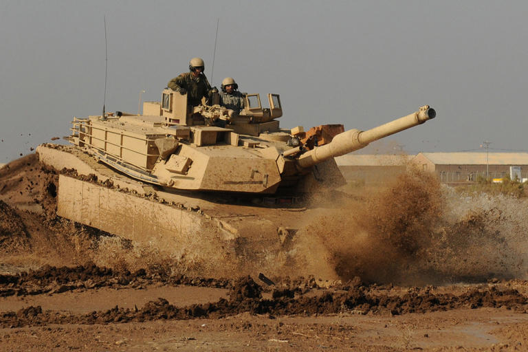 Army showcases early M1E3 Abrams prototype at Detroit Auto Show with ...