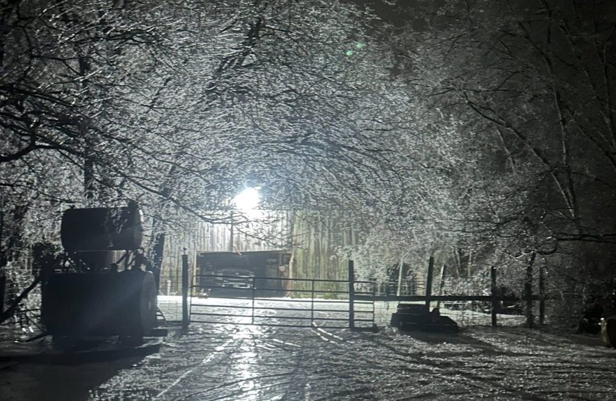 Power outages impacting thousands across Middle TN