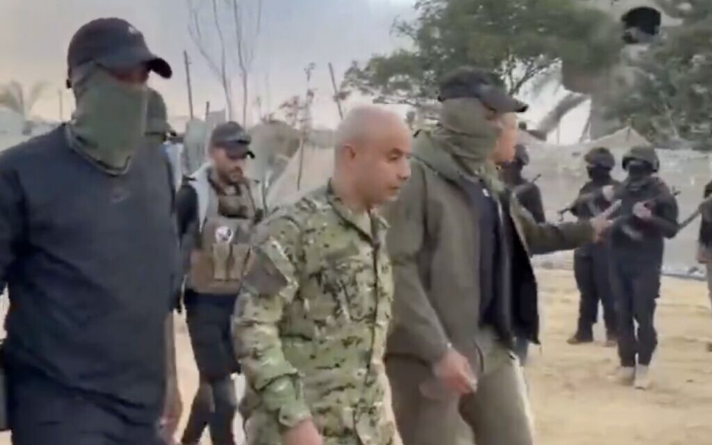 Israel giving Gaza’s anti-Hamas militias weapons, intel, food, medical ...