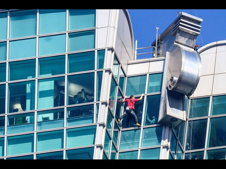 500 Meter ohne Sicherung: Starkletterer bezwingt Wolkenkratzer in Taipeh