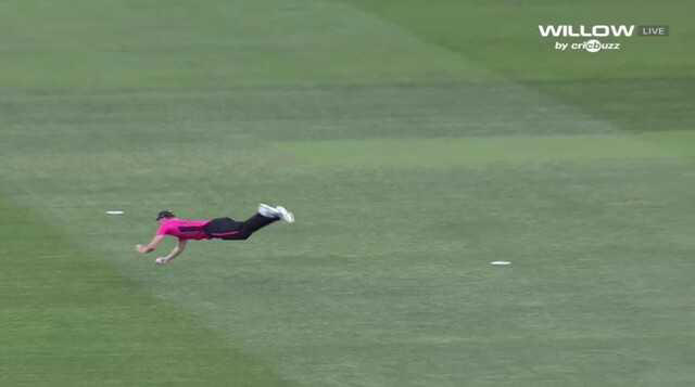 Watch: Jack Edwards pulls off catch of the tournament in BBL final