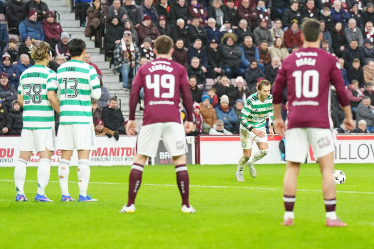 Nygren stunner puts Celtic ahead in Scottish Premiership title tussle