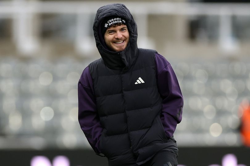 Jamie Carragher makes brutal Harvey Elliott prediction despite Aston ...