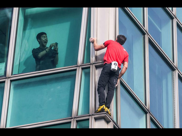 500 Meter ohne Sicherung: Starkletterer bezwingt Wolkenkratzer in Taipeh