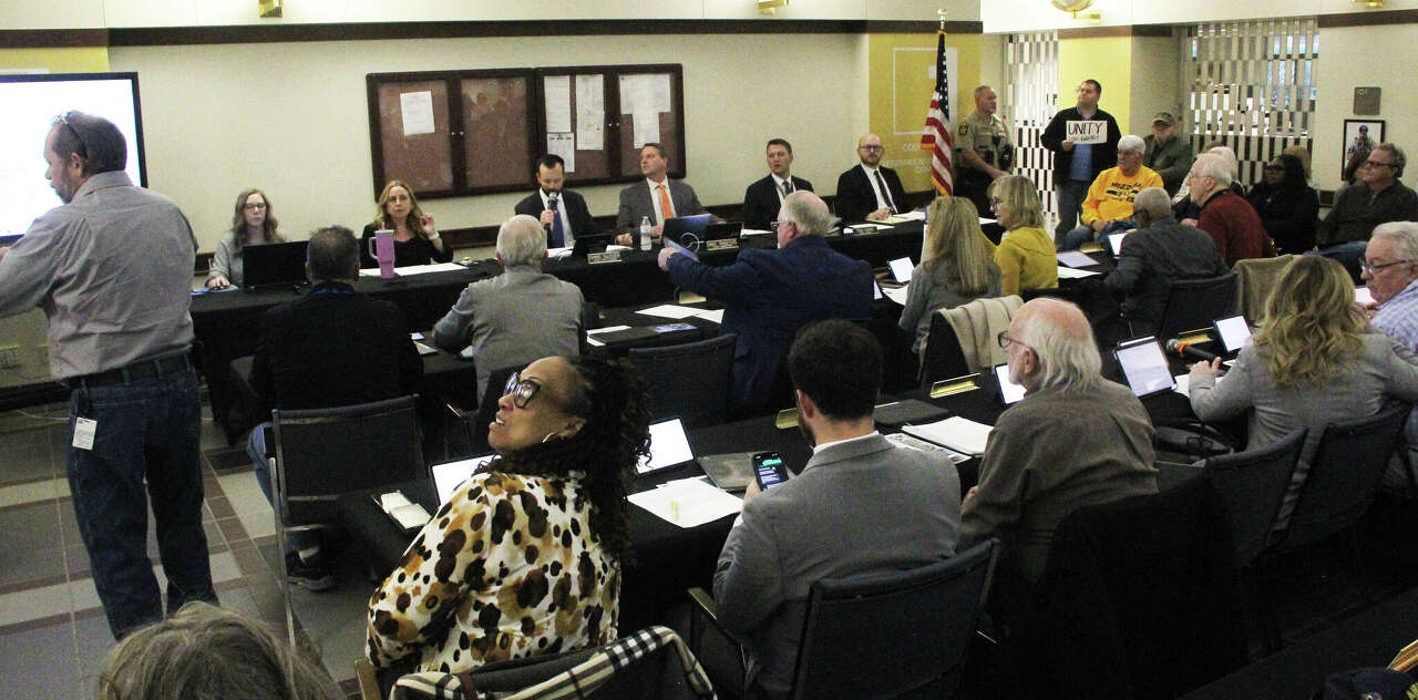 Madison County Board OKs nearly $399,000 room renovation after cost ...