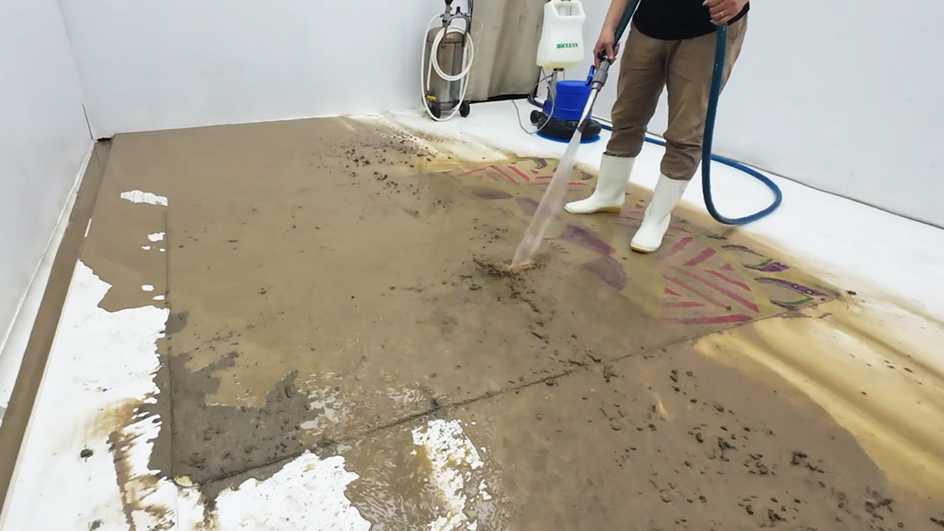 Deep cleaning a severely soiled rug