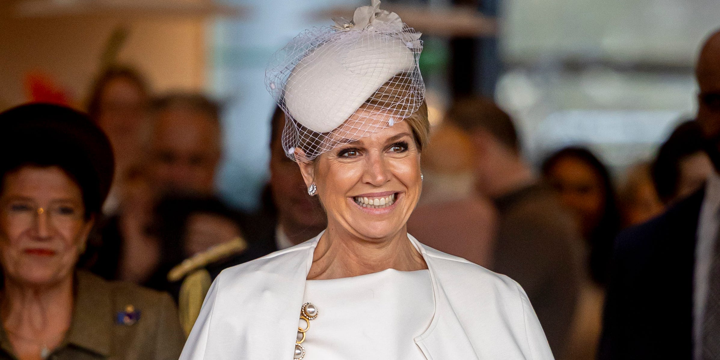 La falda de bajo asimétrico que ha unido a la reina Máxima de Holanda y ...