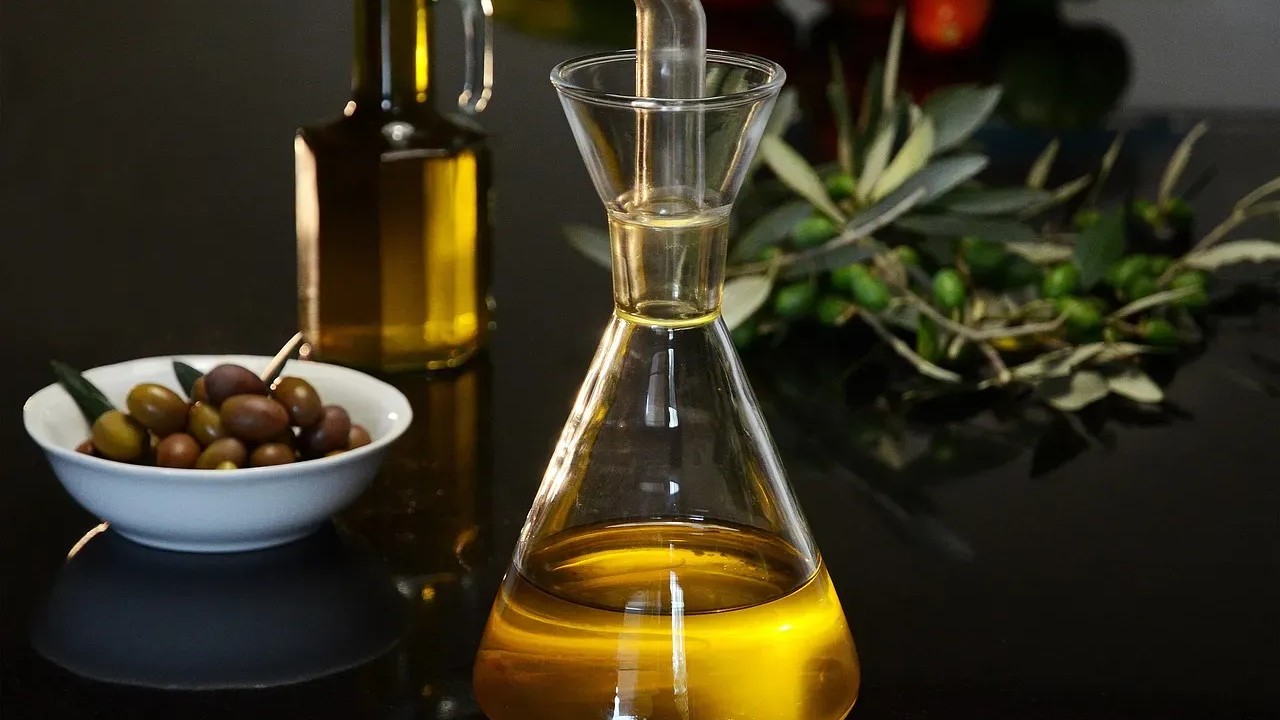 The olive oil conspiracy: 4 reasons why everything you've been told is ...